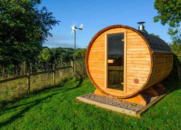 Cwt Hyfryd - Romantic shepherd's hut for a couple plus 2 in rural Welsh ...