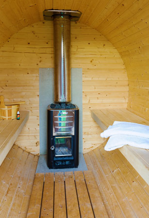 Cwt Hyfryd - Romantic shepherd's hut for a couple plus 2 in rural Welsh ...